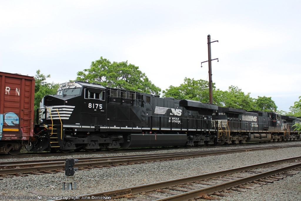 NS 8175